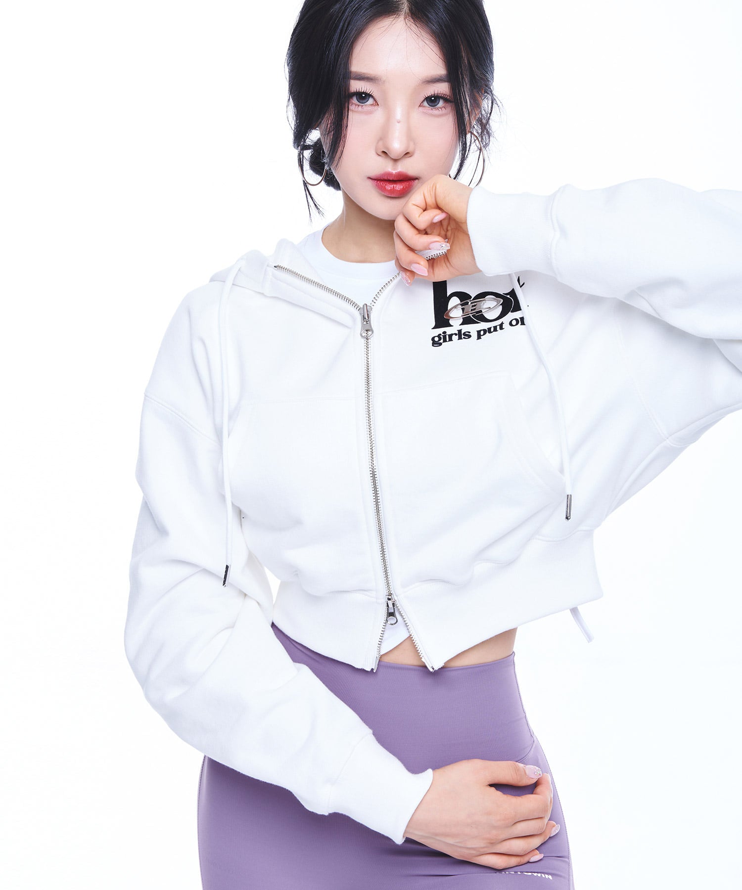 HOT CHROME B LOGO CROP ZIP-UP HOODIE [IVORY] – BORNTOWIN . HONG KONG